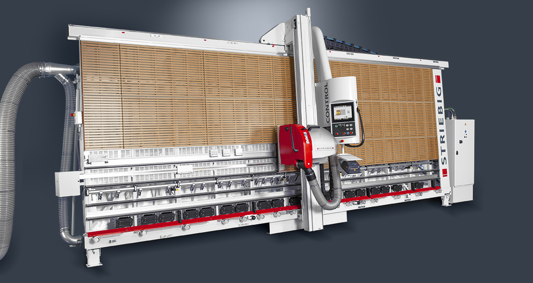 * verticale paneelzagen STRIEBIG